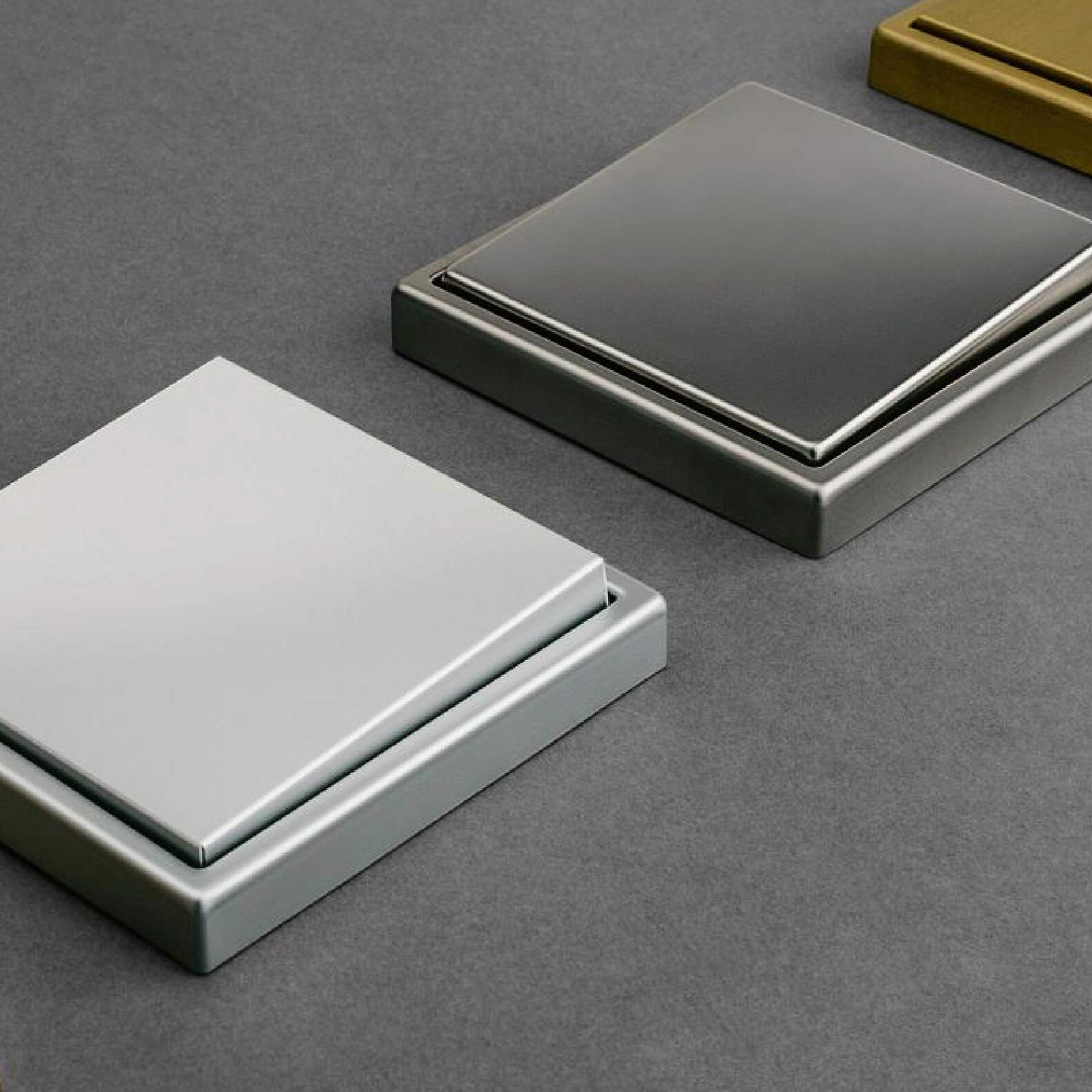 LS 990 genuine metal – timelessly exclusive in the highest quality