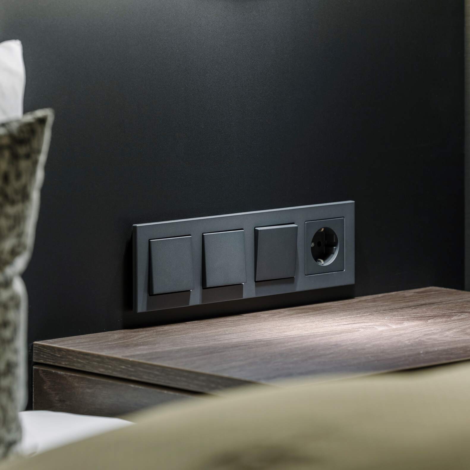 Elektrotechnik und Schalterprogramme für Hotels