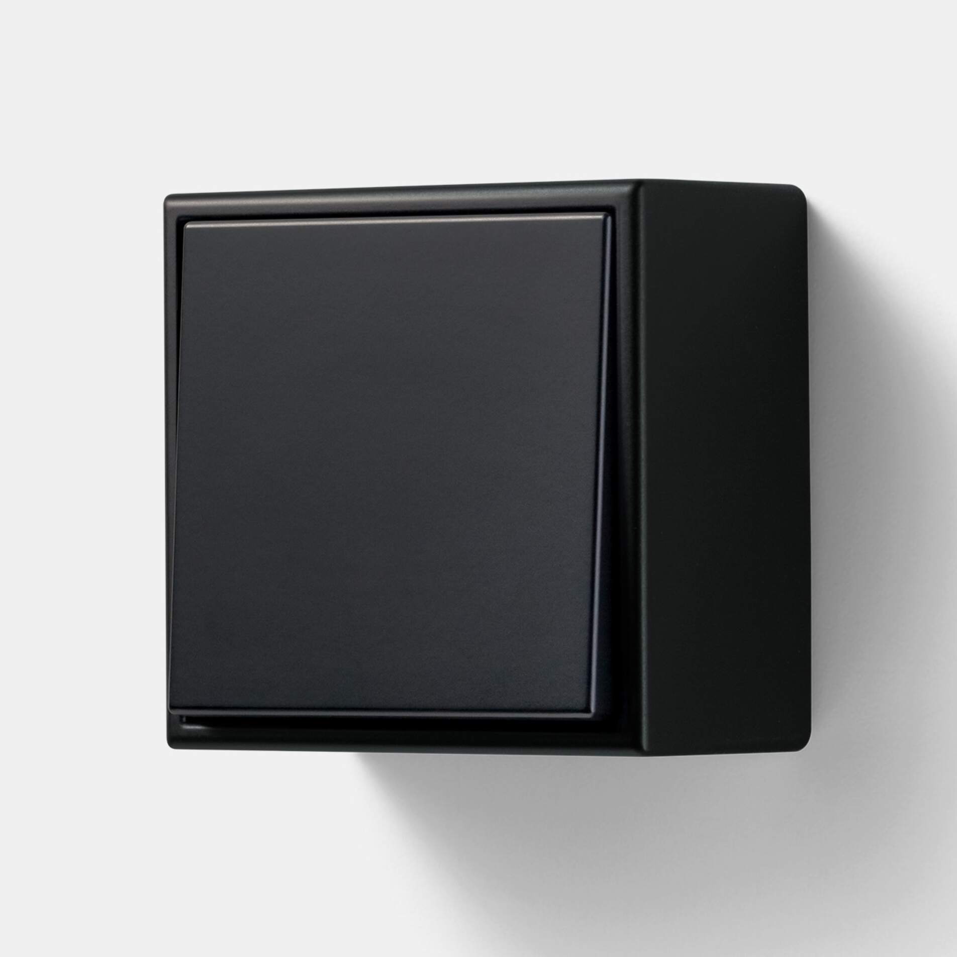 JUNG Schalterprogramme in matten Farbtönen