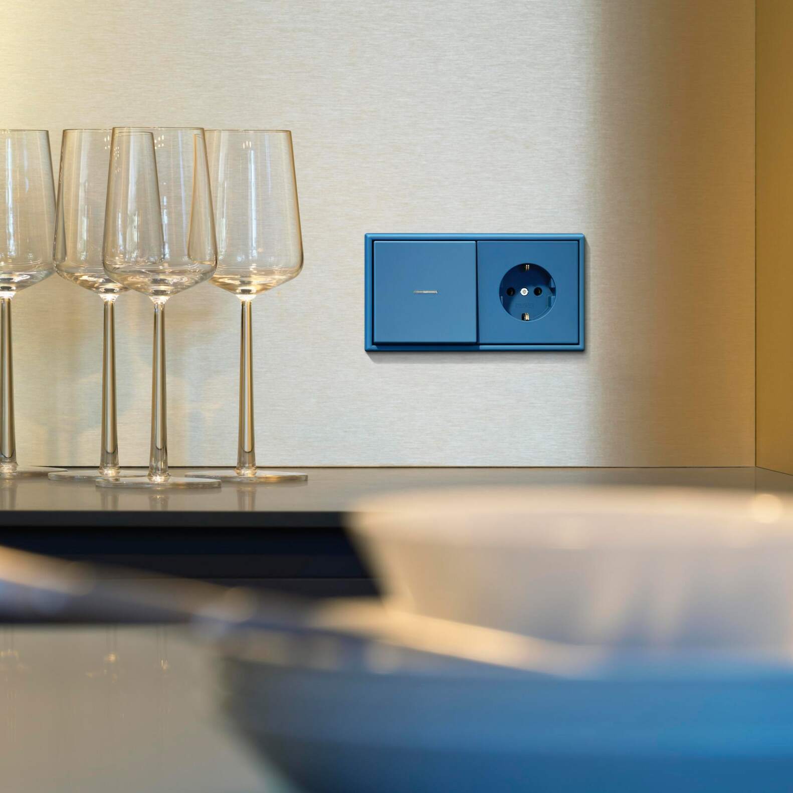 JUNG HOME – smart electricity saving