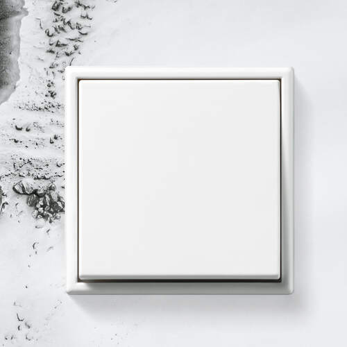 The LS 990 flat switch – classic in the Bauhaus style since 1968