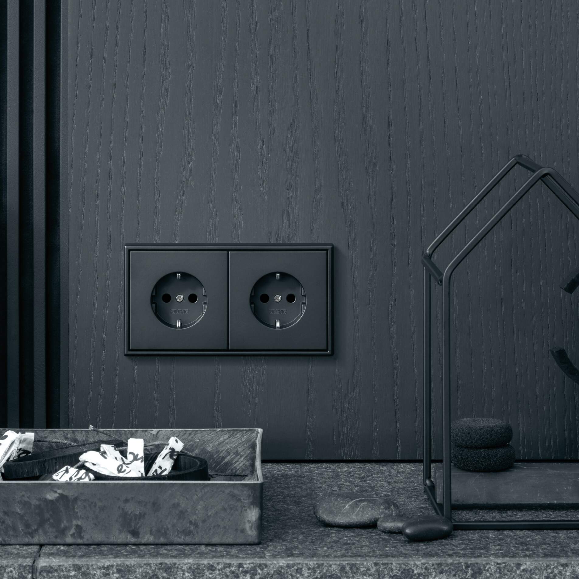 JUNG Schalterprogramme in matten Farbtönen